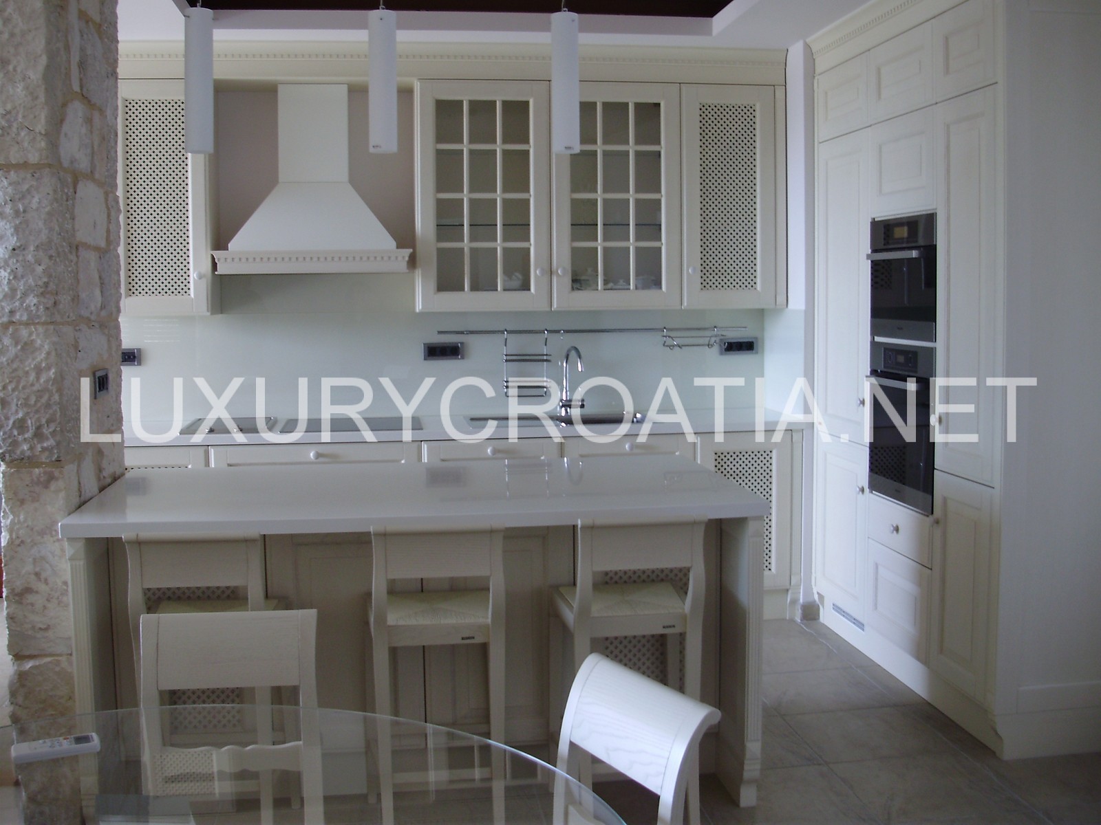 Beautiful beach front house for rent Pakoštane Zadar LuxuryCroatia.net