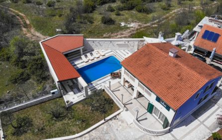 Beautiful villa with swimming pool Split area | LuxuryCroatia.net